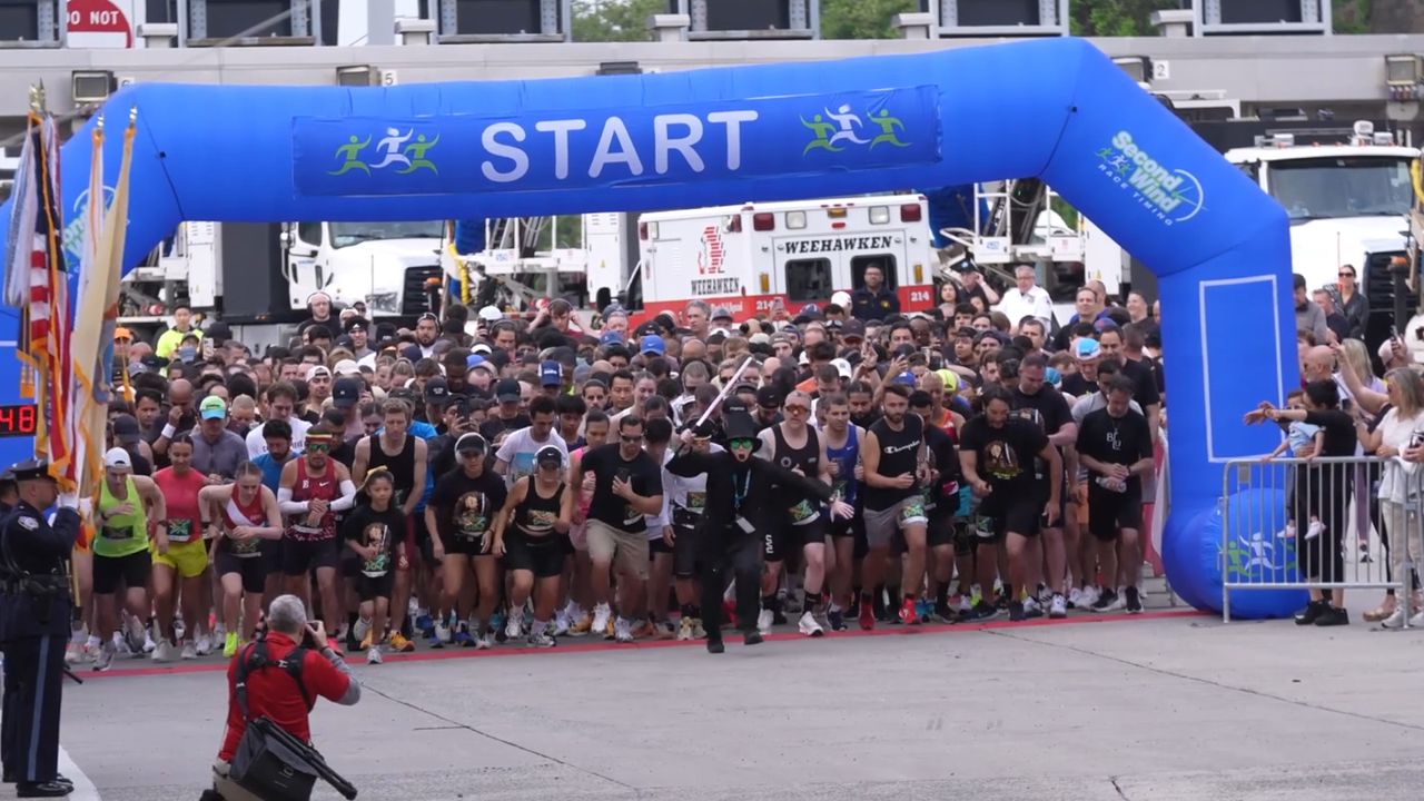 Thousands of participants join the 39th annual Lincoln Tunnel Challenge