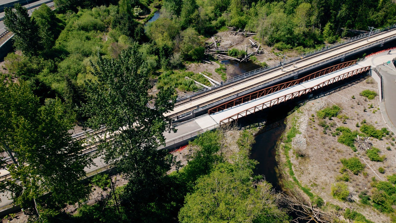 2 new trails connect Redmond transit station to King County park