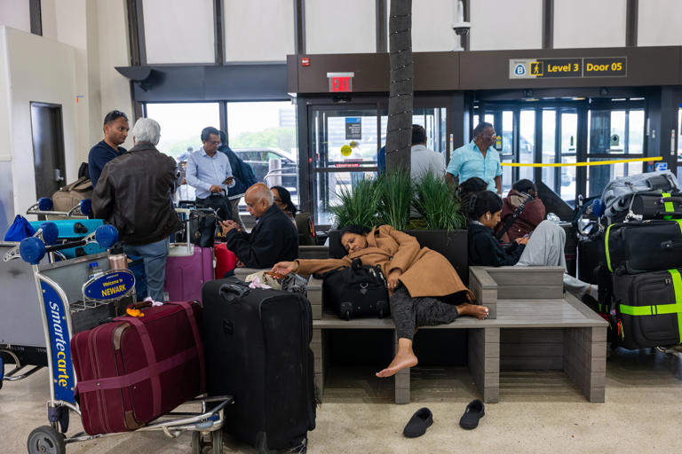 Newark airport is in its second week of flight-delay chaos. Here's how ...