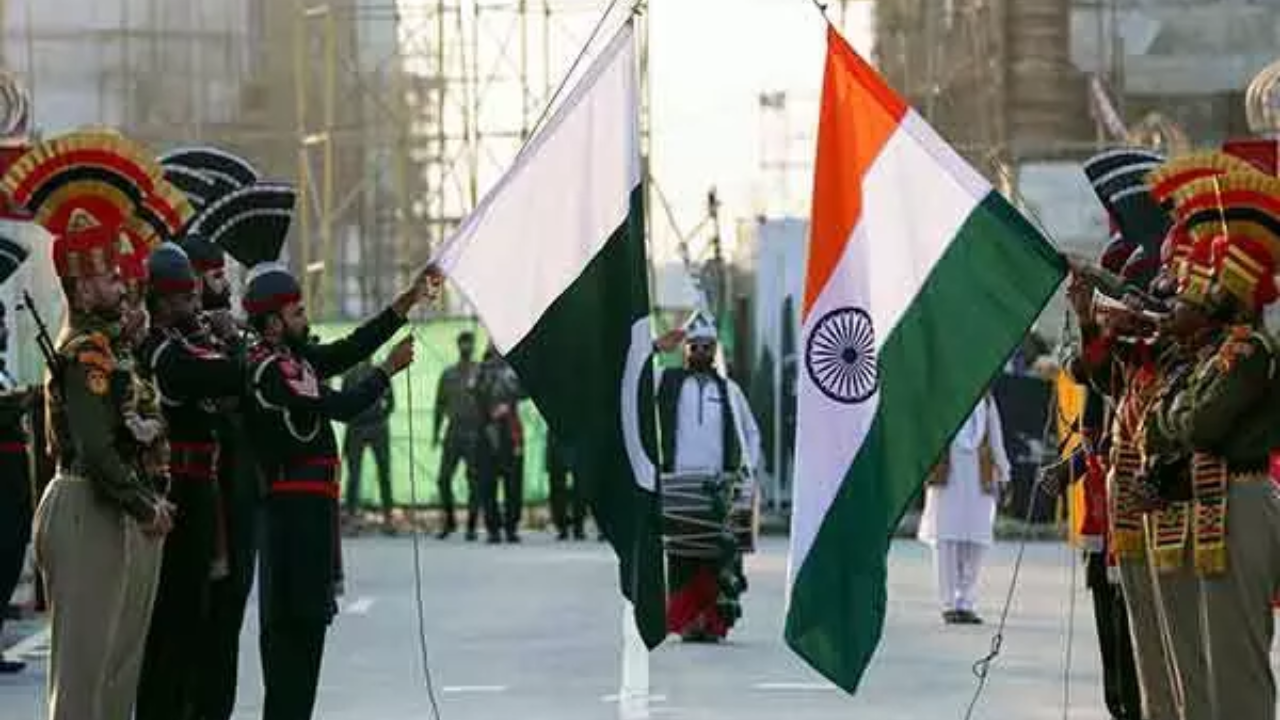 Prolonged tension to hurt Pakistan's economy: Moody's