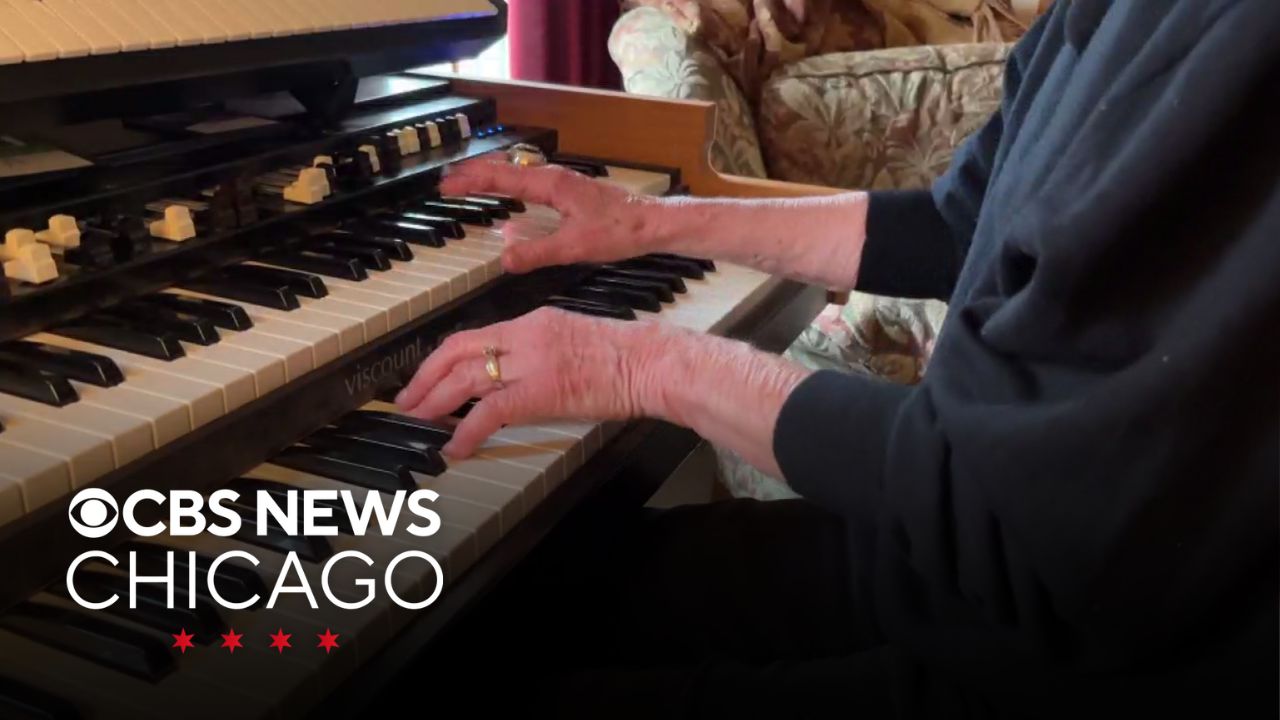Organist Nancy Faust plays "Dance The Night" by Dua Lipa