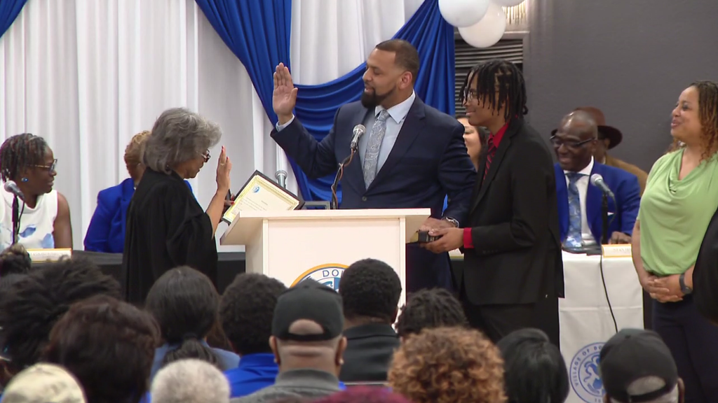 New Dolton Mayor Jason House sworn in as residents hope to turn page