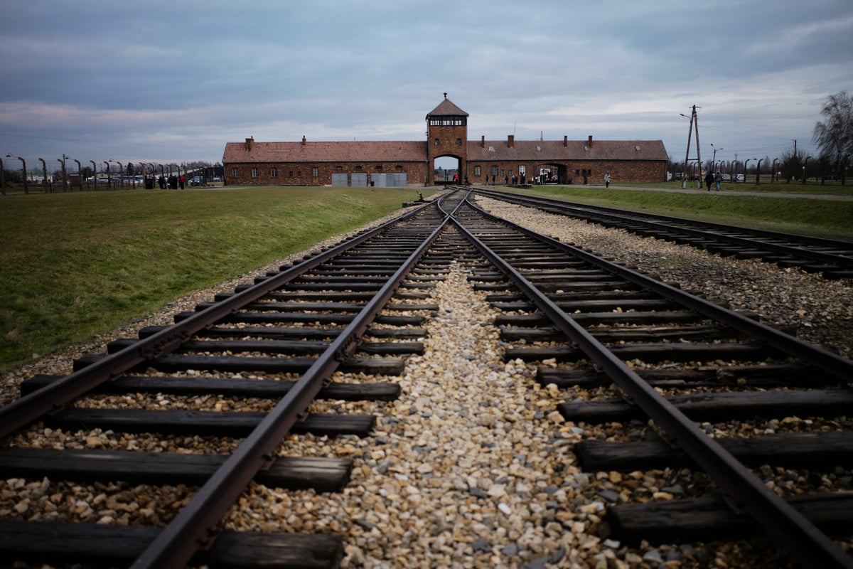 Barstool Sports founder retracts Auschwitz tour offer to customer in ...
