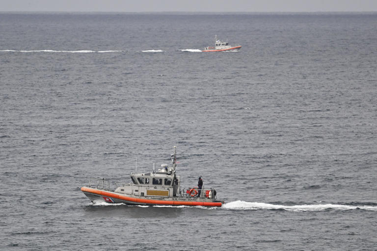 Boat believed to be carrying migrants capsizes off California coast ...