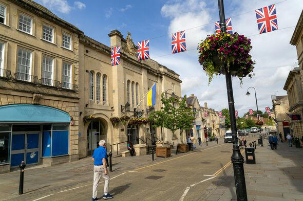 Reform vows to ban all flags except Union Jack and St George's Cross on ...