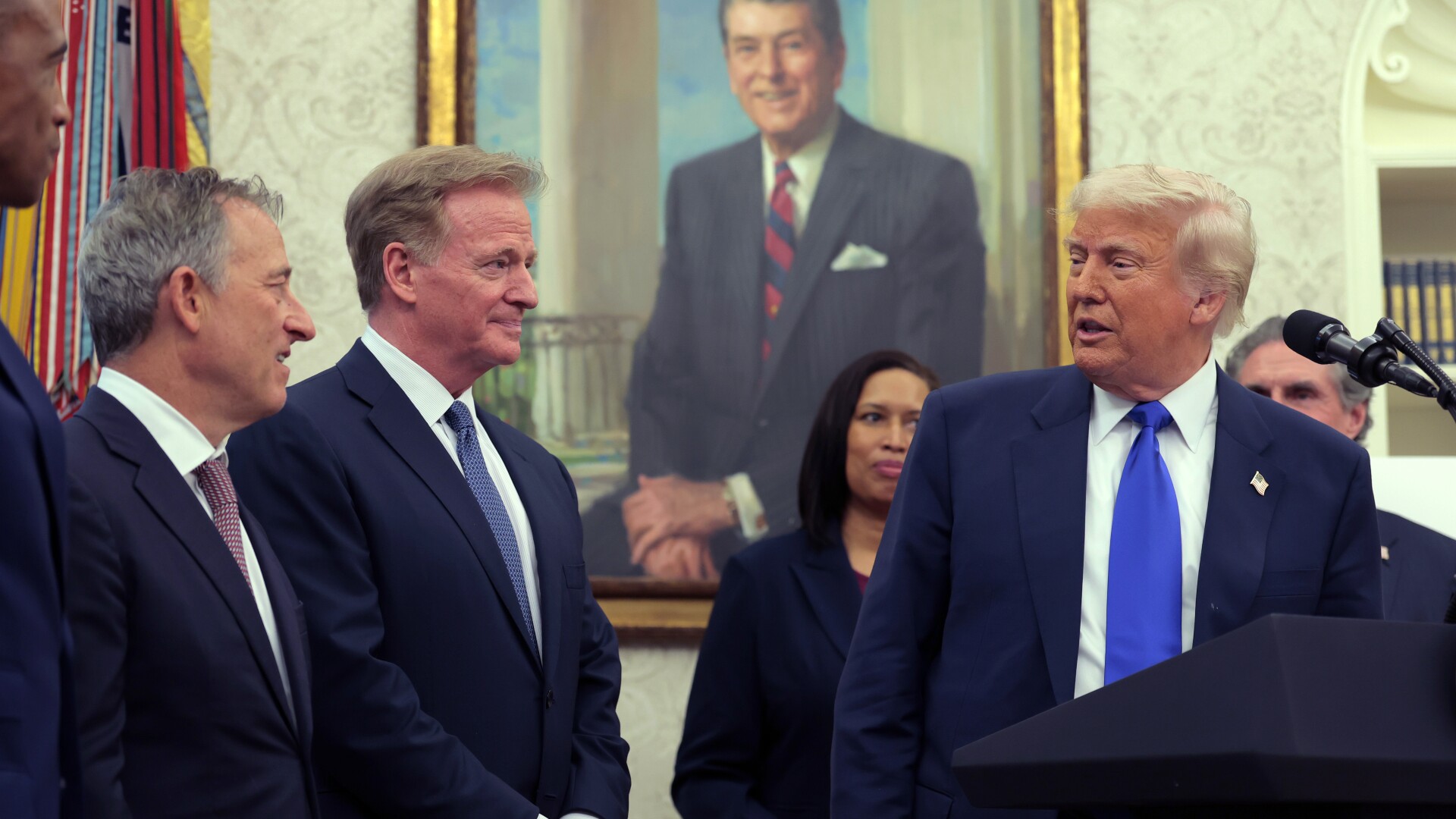 Report: Commanders' Plan B could involve going to President Trump, Congress