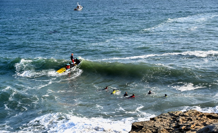 Swimmer disappears at Steamer Lane in Santa Cruz