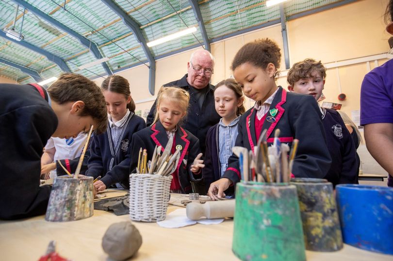 Mackenzie Thorpe launches Stockton community clay project that will ...