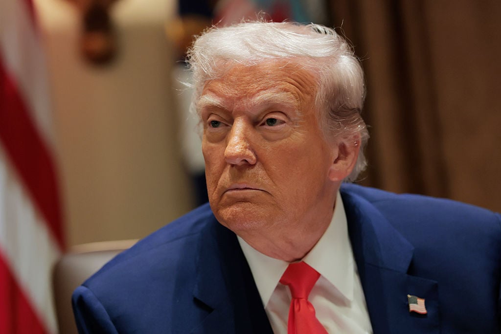 Trump administration says it will pay immigrants in the US illegally ...