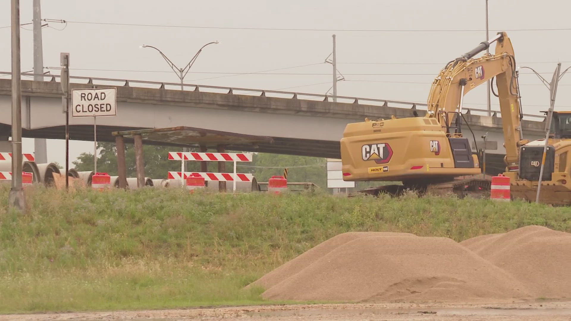 Signs of I-35 construction starting to appear in Waco