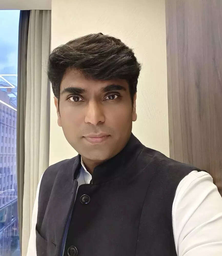 ETMarkets Smart Talk | Ajay Lakhotia’s asset strategy: 50% equities, 20% Gold, 10% REITs for 30 ...