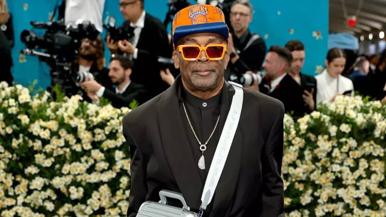 Spike Lee stuns at Met Gala 2025 in New York Knicks colors amid absence ...