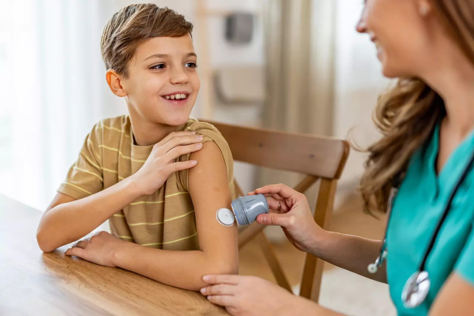 What is a Diabetic Patch, and does it draw blood?