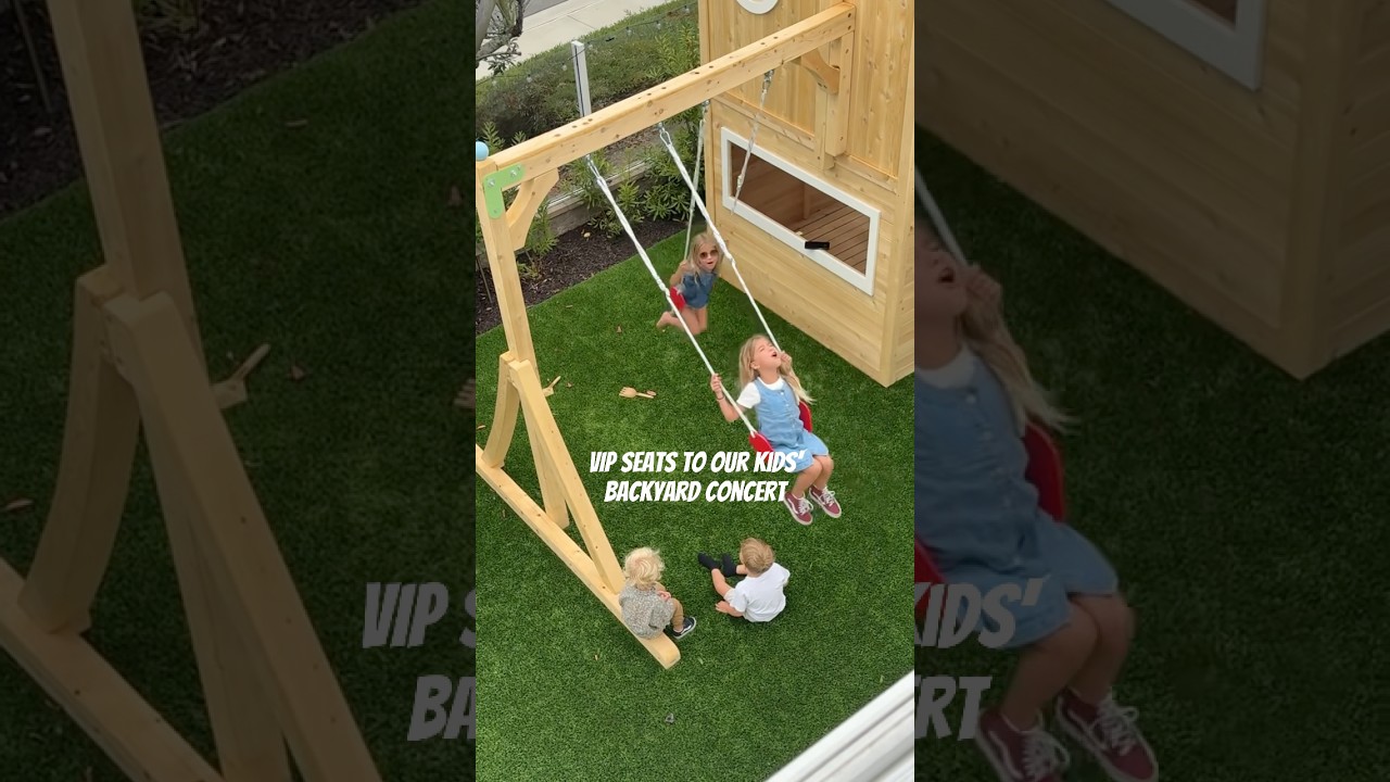 Twins sing "Let It Go", magical moment