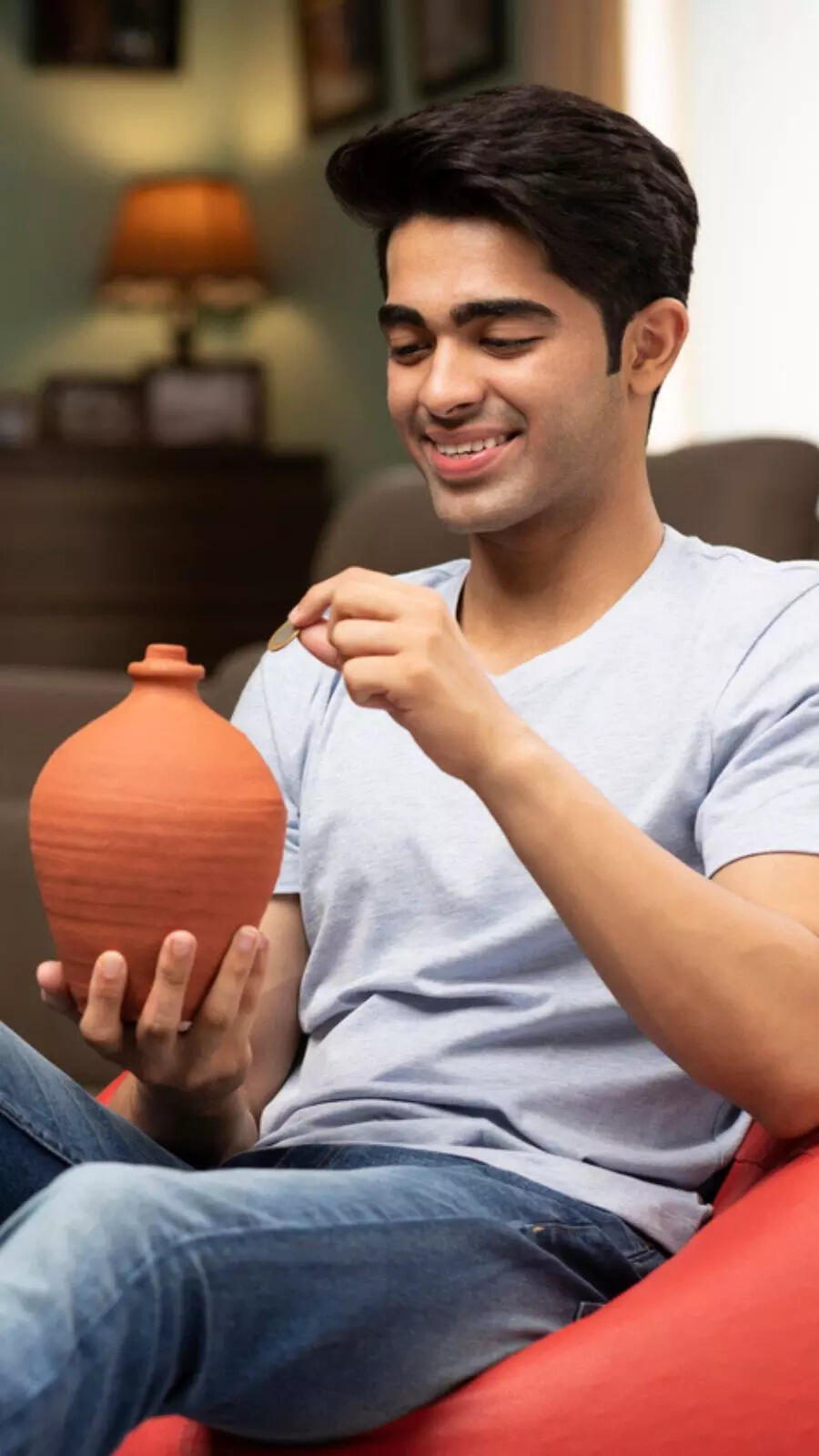 8 zodiac signs who save first, spend later