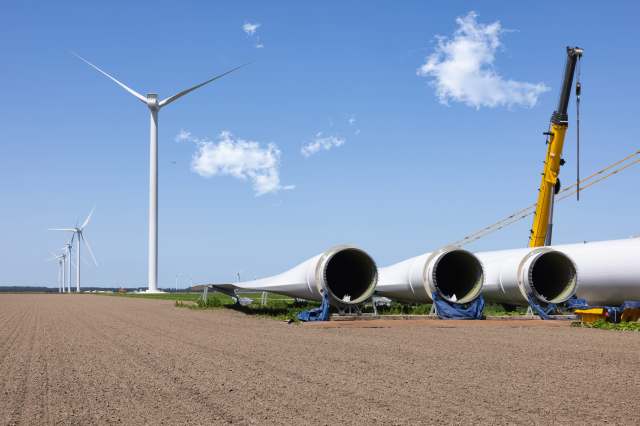 Engineers build record-breaking wind turbine with material no one saw ...