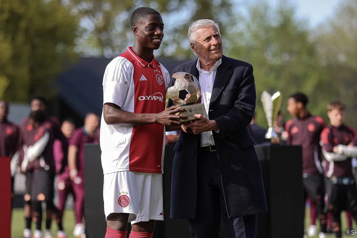 Nash beschrijft doelpunt: 'Zei tegen Muzungu: speel hem er een paar ...