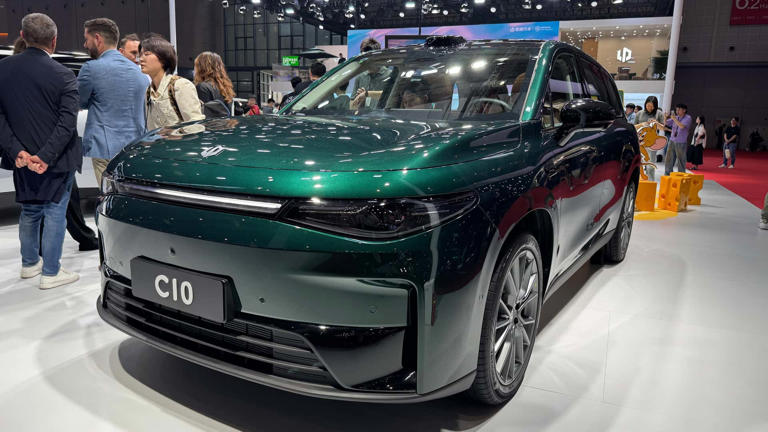 Leapmotor C10 2026 renovado estreia na China e chega ao Brasil em breve