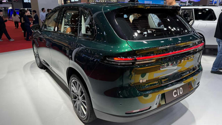 Leapmotor C10 2026 renovado estreia na China e chega ao Brasil em breve