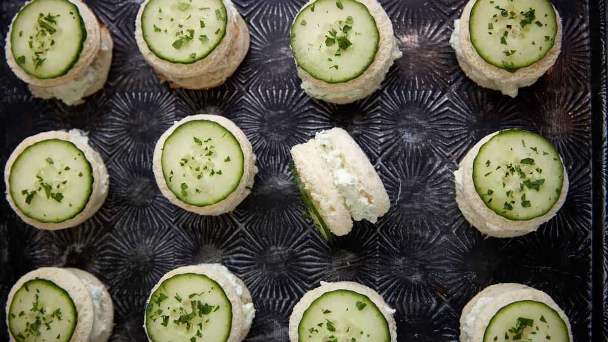 Need a Quick Crowd-Pleaser? These 14 Light Appetizers Always Impress