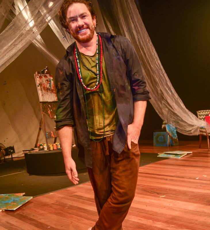 Camilla Camargo, Marcos Pitombo e mais famosos prestigiam Leonardo ...