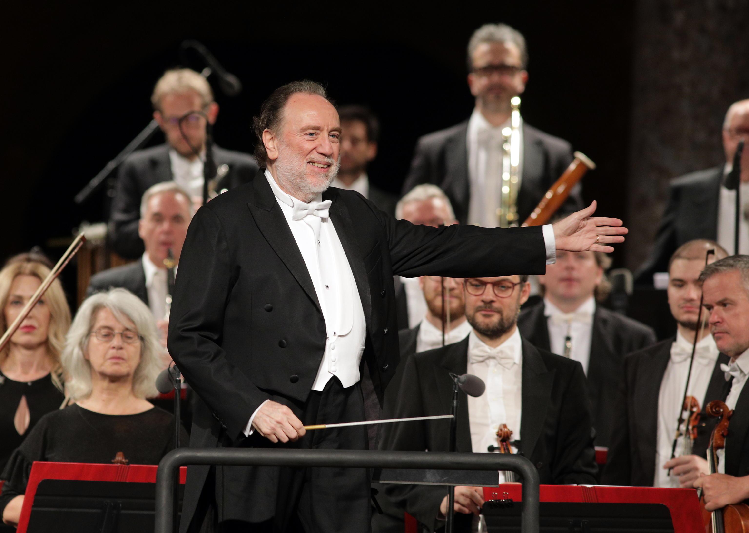 Concerto per Milano: la Filarmonica della Scala in piazza Duomo con un ...