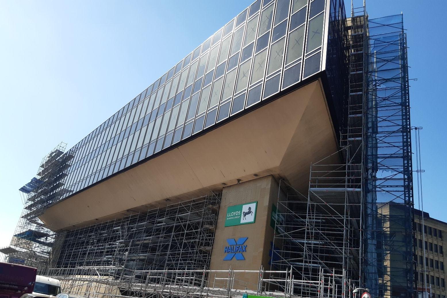 What is going on at Lloyds Halifax HQ building: Scaffolding starts to ...