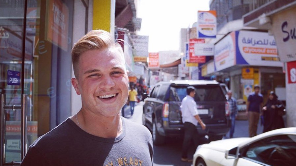 Zach Bryan Stays Under the WMG Umbrella After Re-Inking with Warner Records