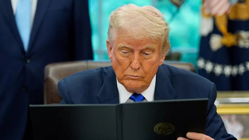 Trump administration says it will pay immigrants in the US illegally ...