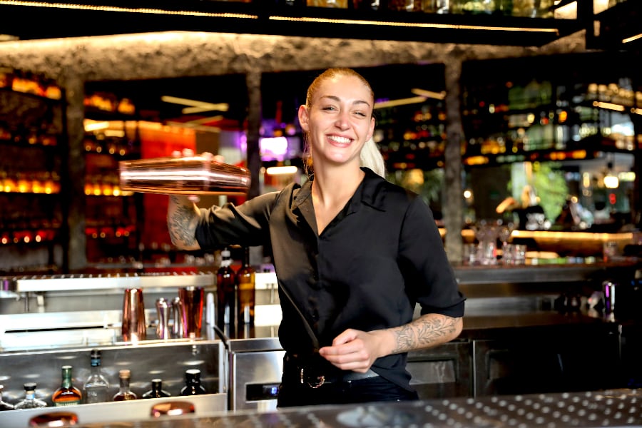 Prima Bar: vinilos y cócteles en el primer listening bar de Chile