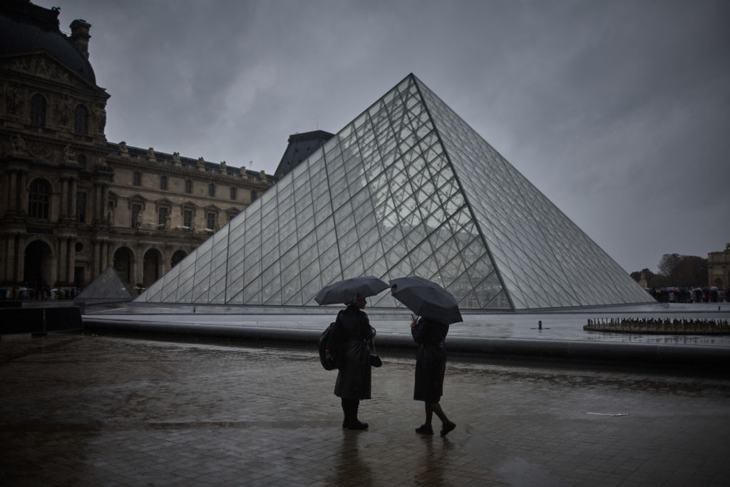The Louvre Closed Monday Due to an Impromptu Staff Strike Over ...