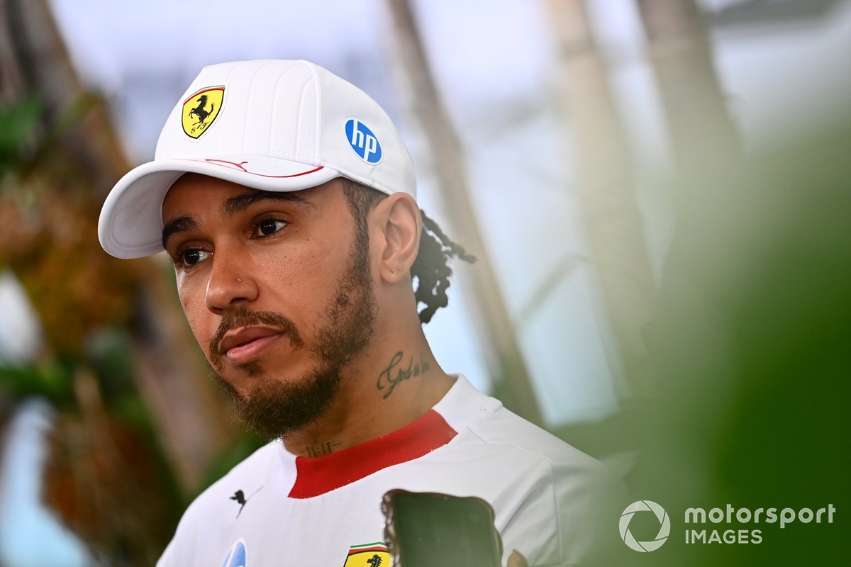 Hamilton ve yarış mühendisi Adami arasındaki "iletişim sorunları" devam ...