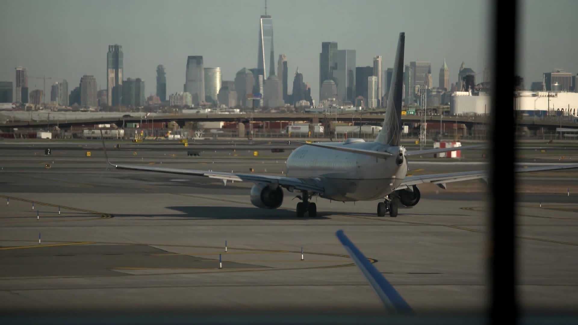 Newark airport chaos: Radar failure prompts controllers to take trauma ...