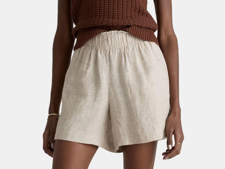 The Best Linen Basics to Add to Your Summer Packing List