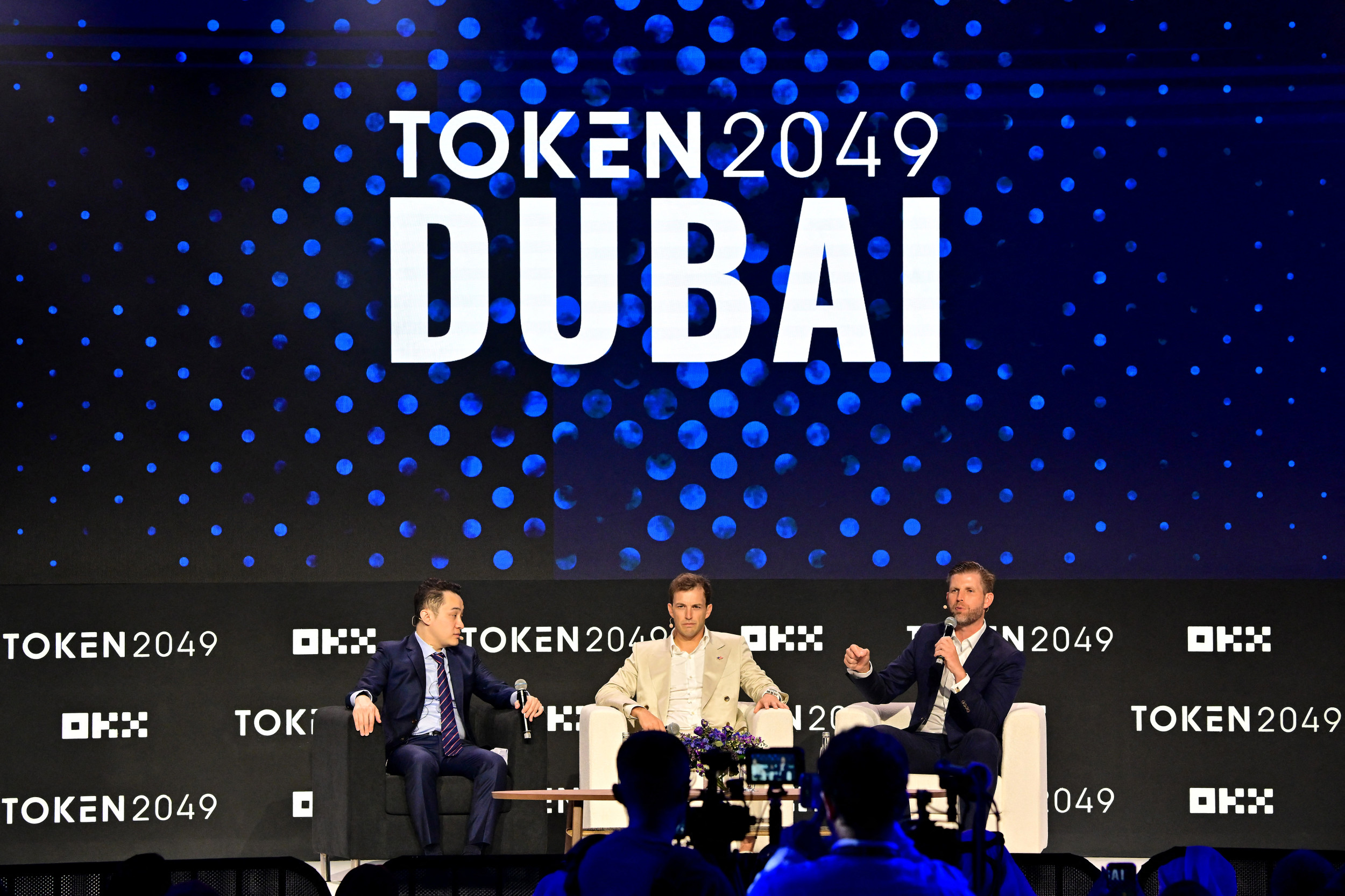 UAE Seeks AI Deal After Investing in Trump-Linked Crypto