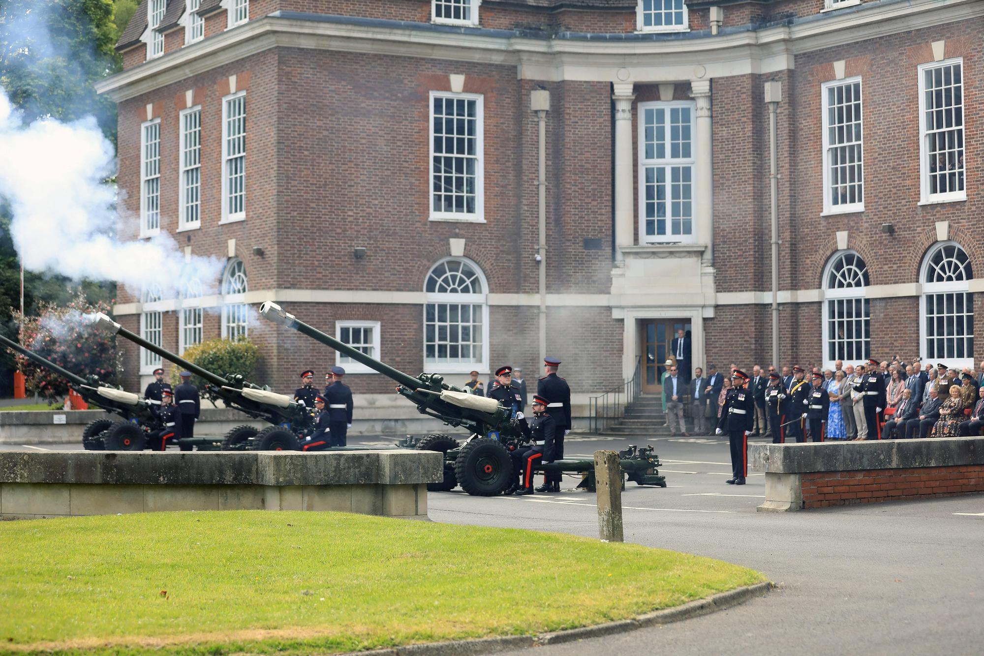 Ve Day 80 Northern Ireland: A 21 gun salute fired in Belfast as part of ...