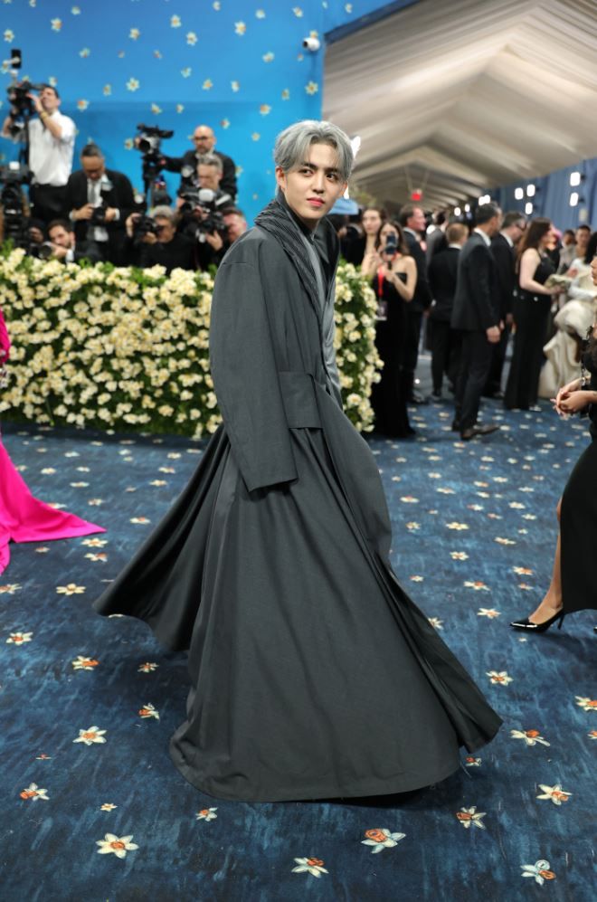 S.Coups, líder del grupo de K-Pop SEVENTEEN, hizo un elegante debut en ...