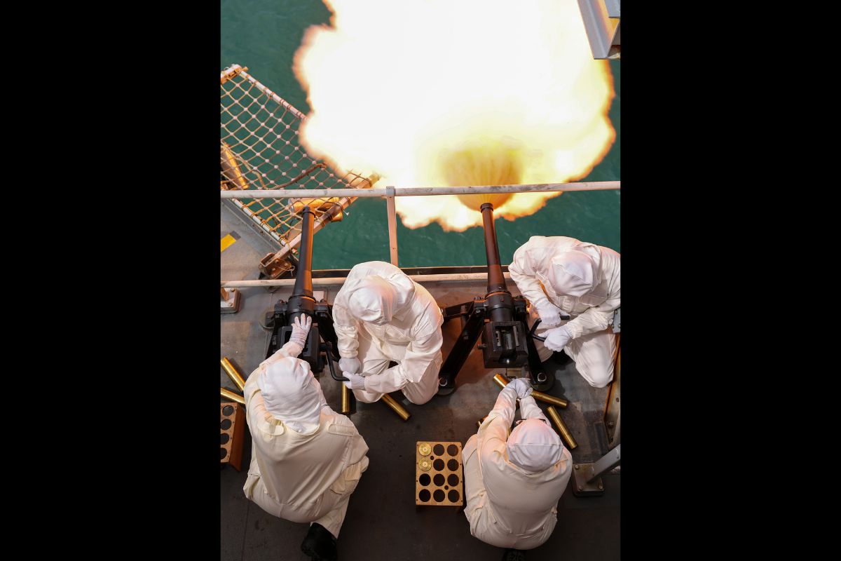 Watch: HMS Queen Elizabeth carries out patriotic Gun Salute to mark ...