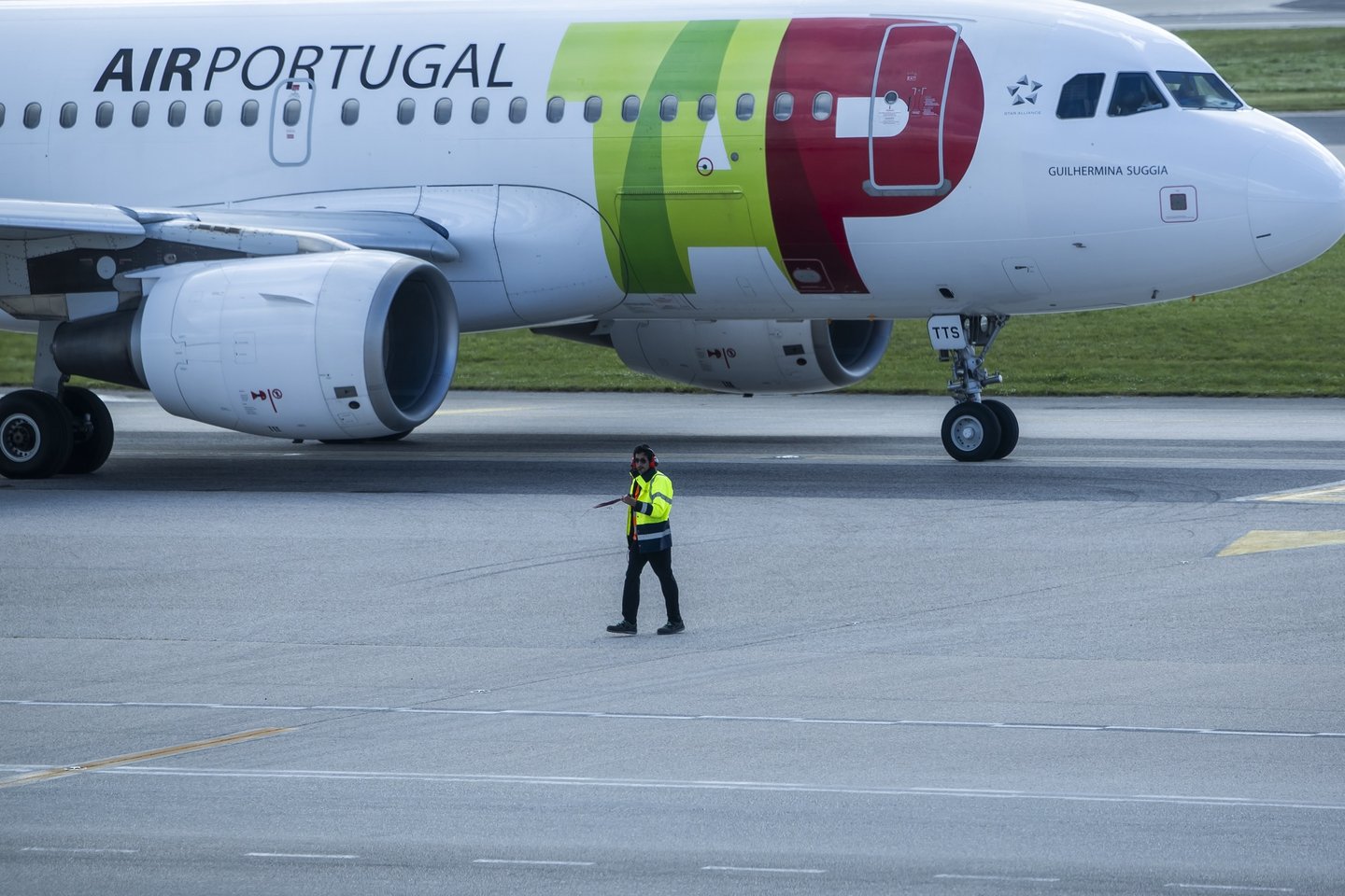 Avião da TAP aterra de emergência devido a odores