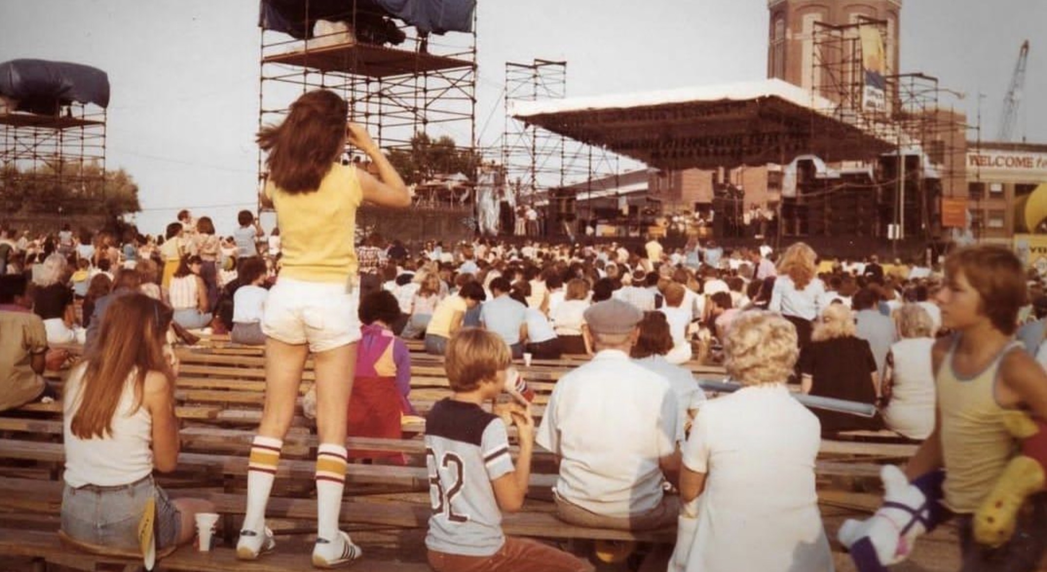 21 Vintage Photos Of Life In 1981