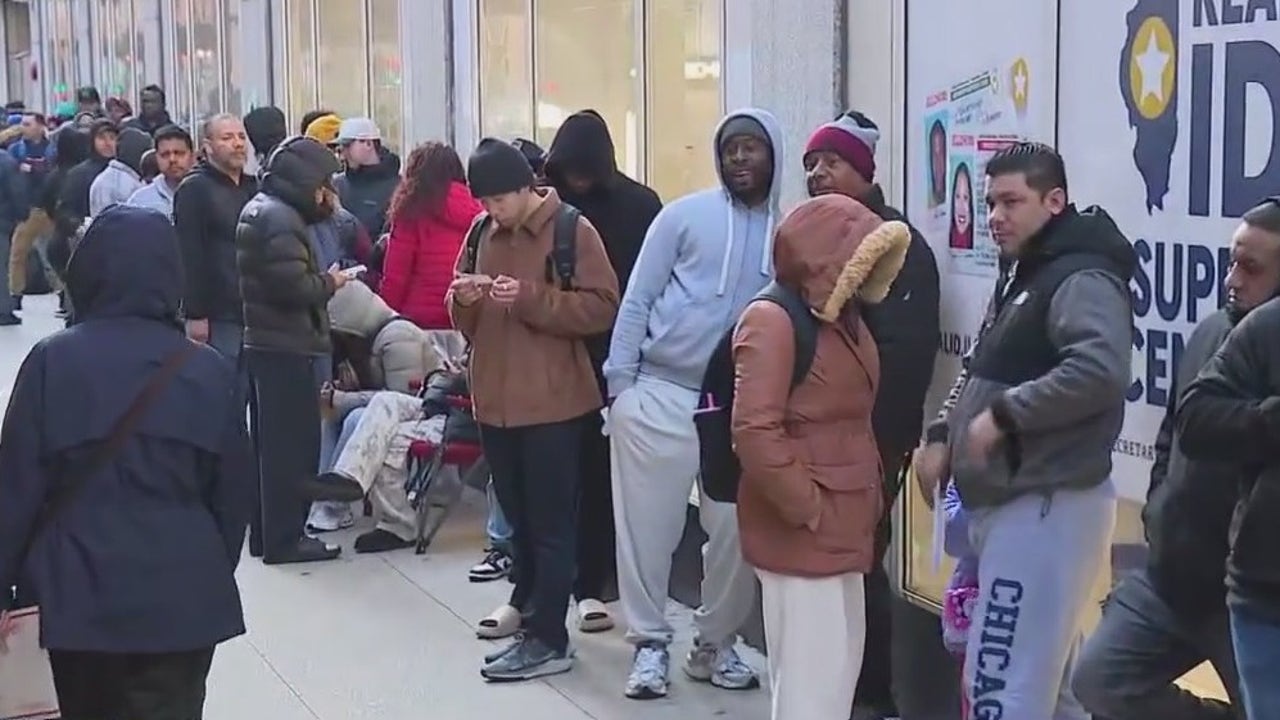 Chicago Real ID rush: Long lines ahead of TSA deadline