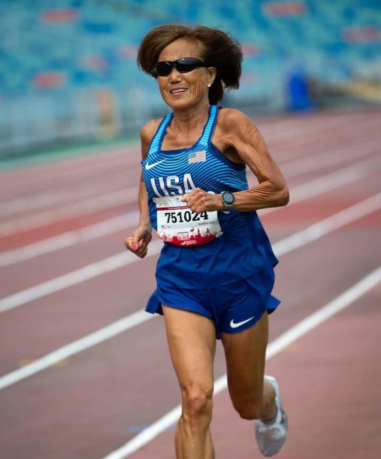 Quién es Jeannie Rice, la maratoniana de 77 años que la ciencia estudia ...