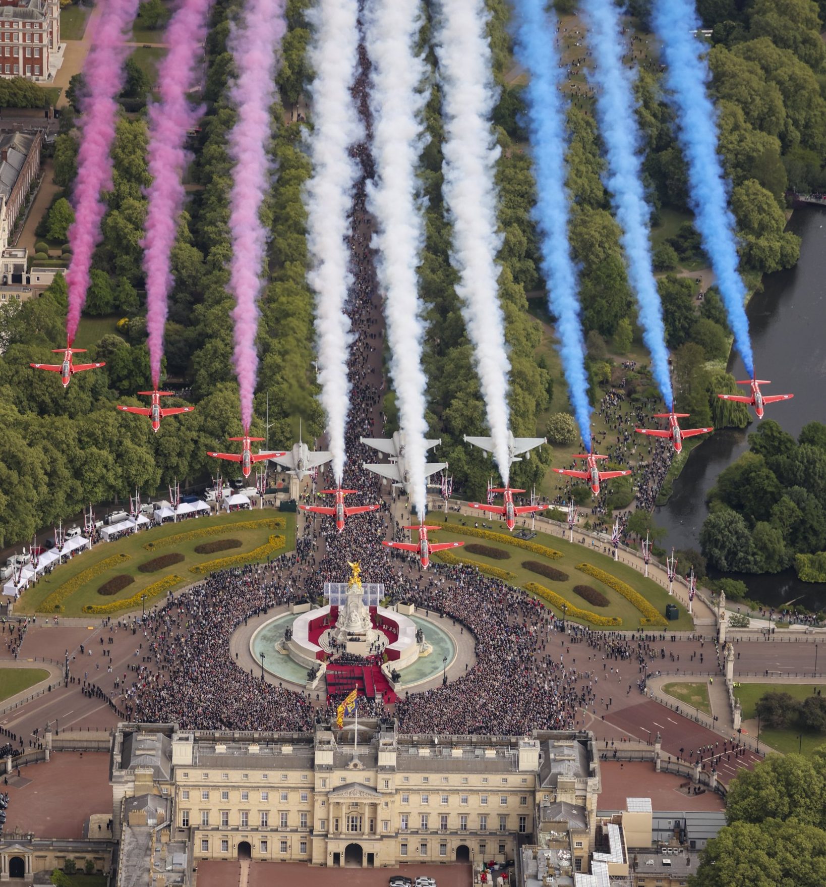 When will the Red Arrows be out on display again in 2025? Full flyover ...