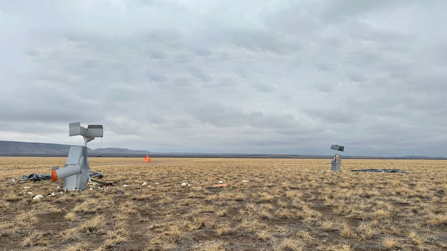 USAF Grasshopper: Eagle-Inspired Cargo Glider Transforms Military Resupply