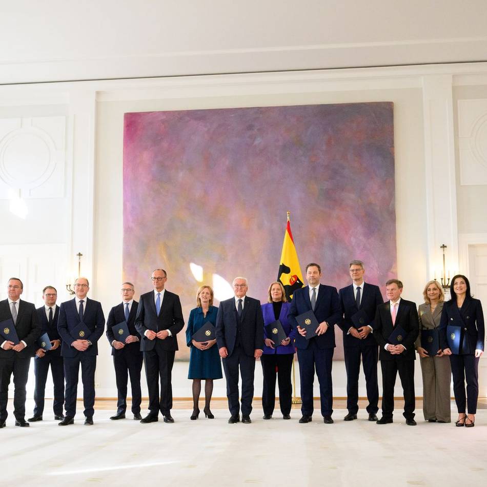 Glückwünsche per SMS – Merkel gratuliert Merz