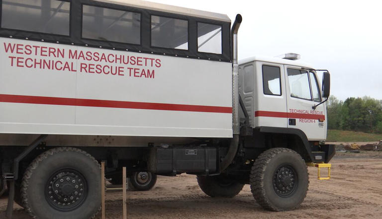 Technical rescue team training for building collapse scenarios