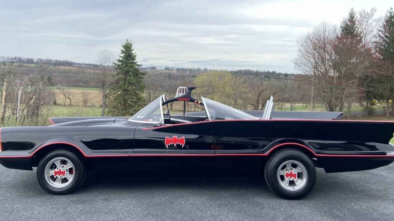 Replica van de Batmobile uit de jaren 60 gaat onder de hamer met V8 ...