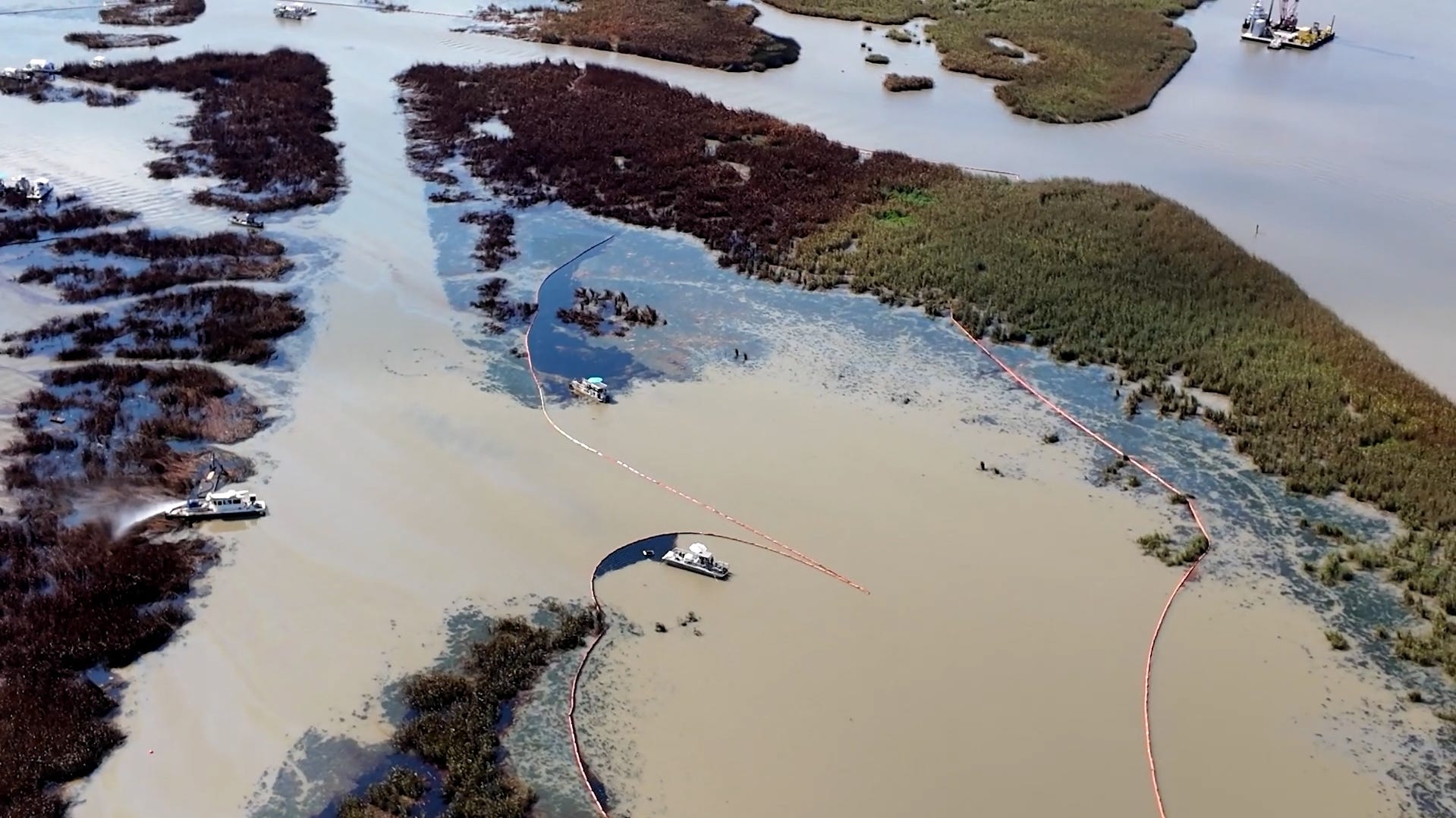 Oil well spews thousands of gallons into a Louisiana marsh, clean up ...