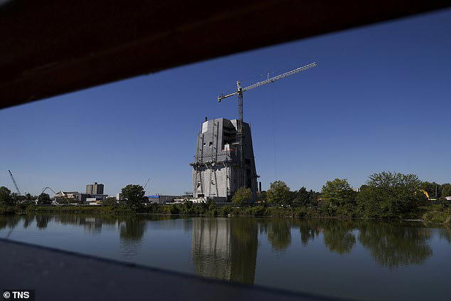 Trump unveils his greatest piece of advice for Obama on his embattled ...