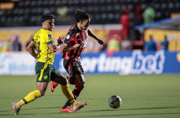 Vitória e Defensa y Justicia protagonizam empate animado na Sul-Americana
